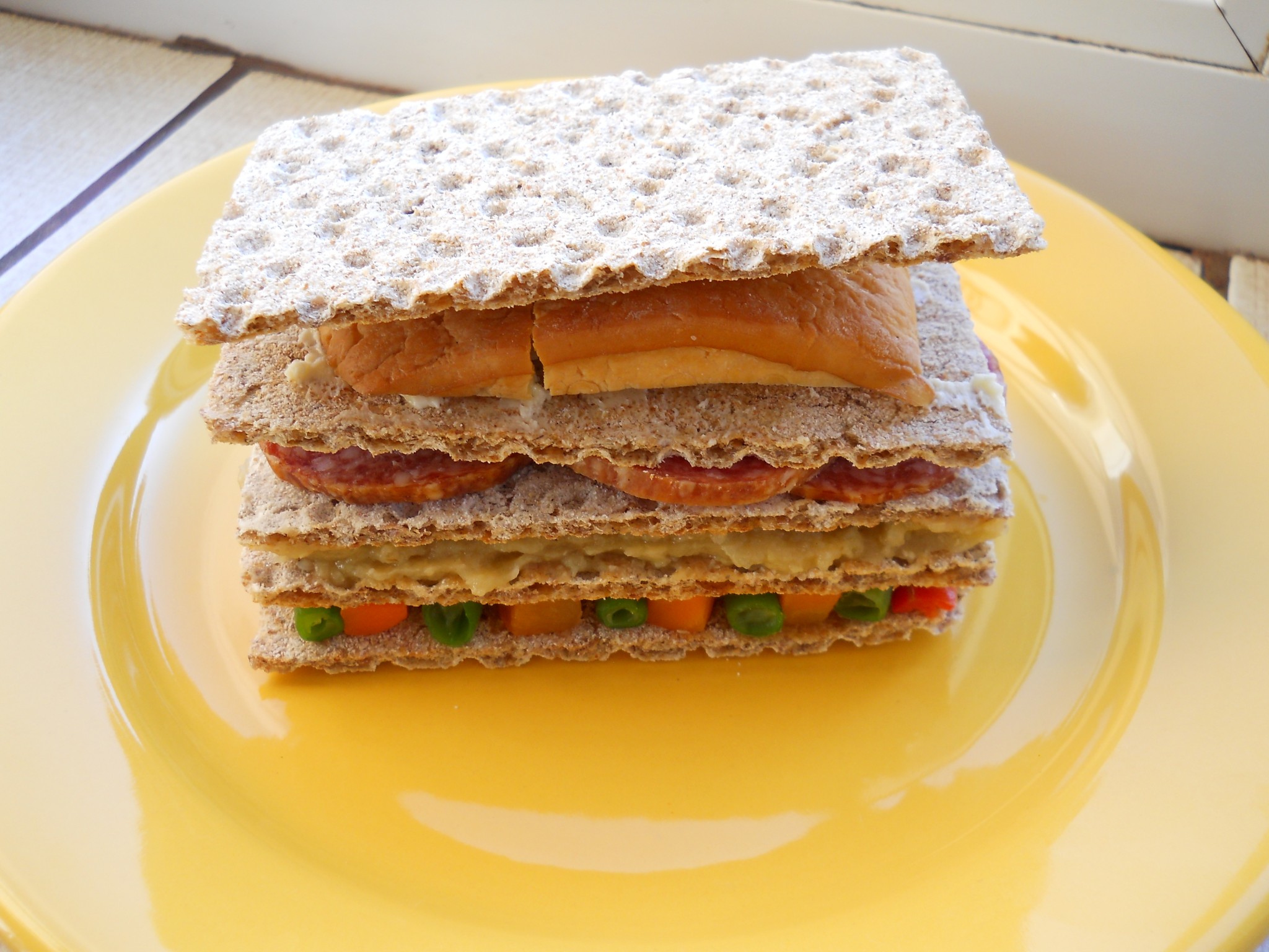 sendvis branzaMadalina Iancu "explorator prin viata"